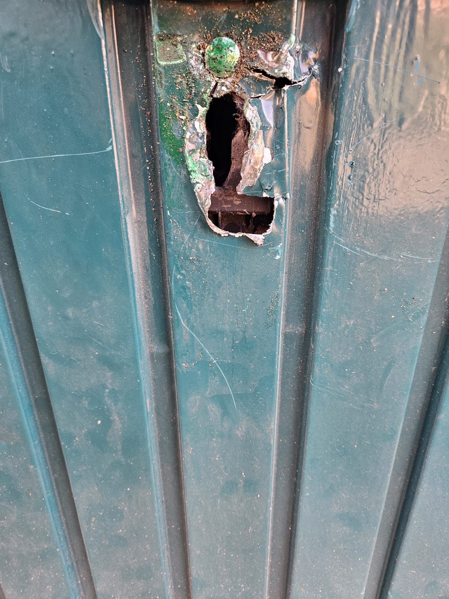 Reparatie of storing aan uw garagedeur? - Ton Smit Garage- en ...